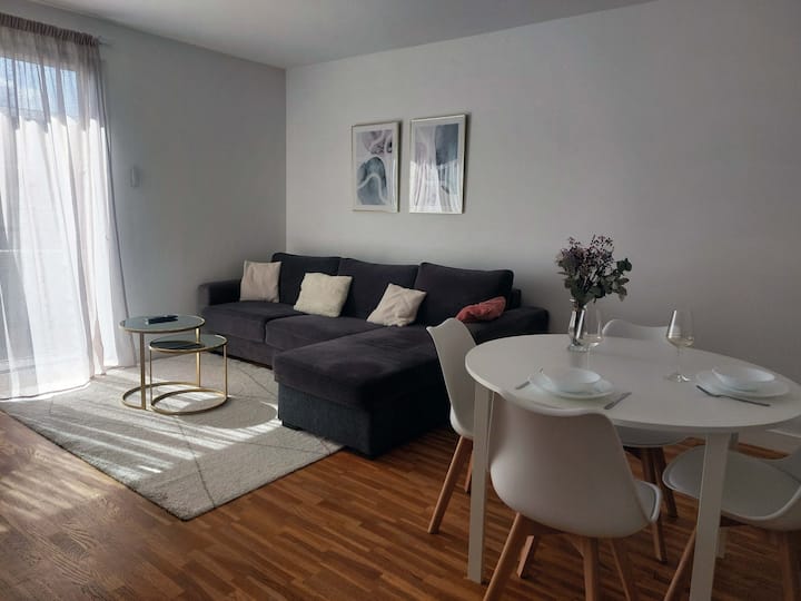 2 Pièces | Parking | Proche Paris Et La Défense - Suresnes