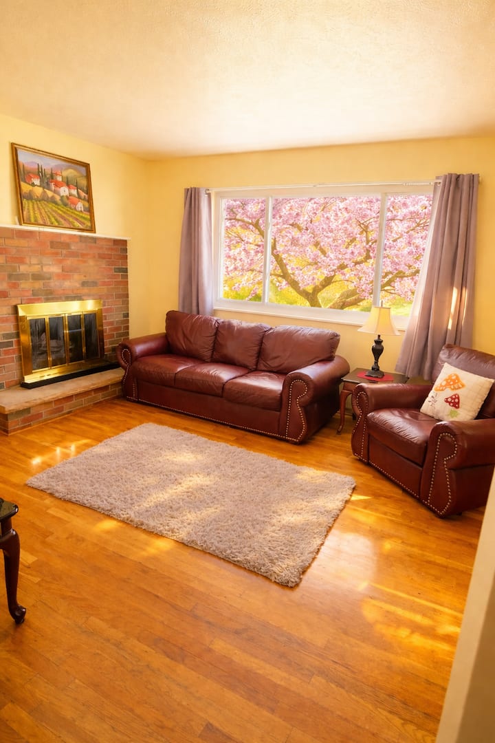 Brick Ranch Lakehouse - Cortland, OH