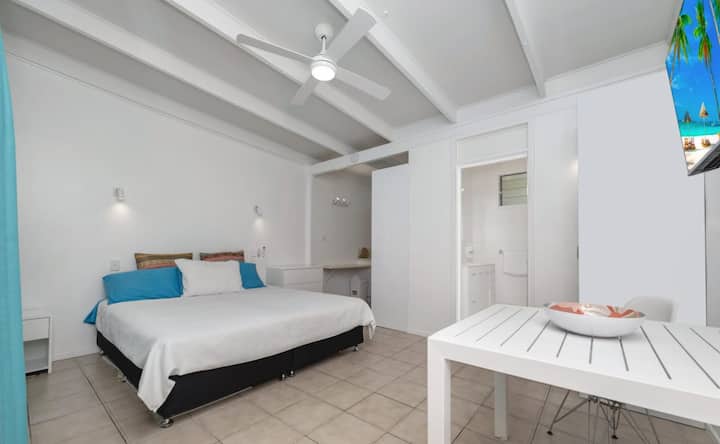 Tropical Living - Your Magnetic Island Escape - Picnic Bay