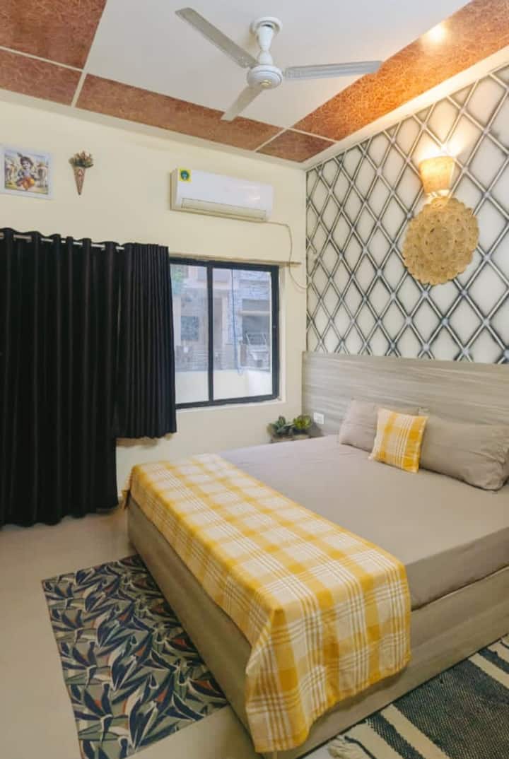 Madhav Kunj [2bhk] Near Prem Mandir - Vrindavan