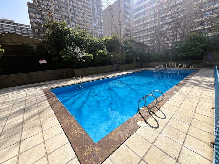 Cómodo Depto. En Santiago Con Piscina Y Terraza - Santiago