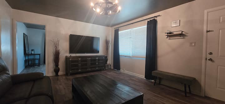 Close To Downtown 3 Bed 1.5 Bath - Twin Falls, ID