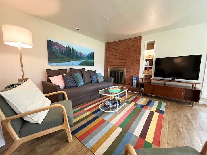 Quiet Grandview Apartment With Deck - Belton, MO