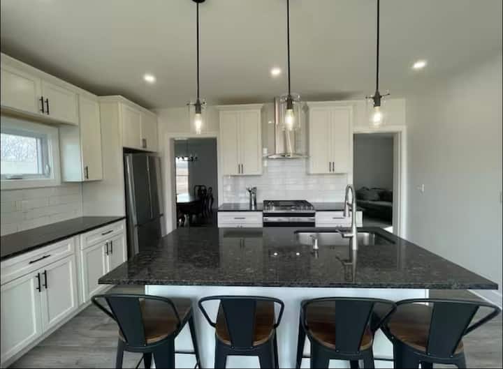 Century Lake House - Cortland, OH