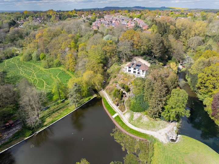 Luxury 5 Bed Nature Reserve Retreat That Sleeps 10 - Chippenham