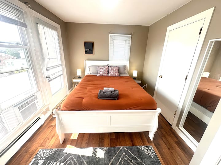 Cozy Private Room Near Boston - Newton, MA