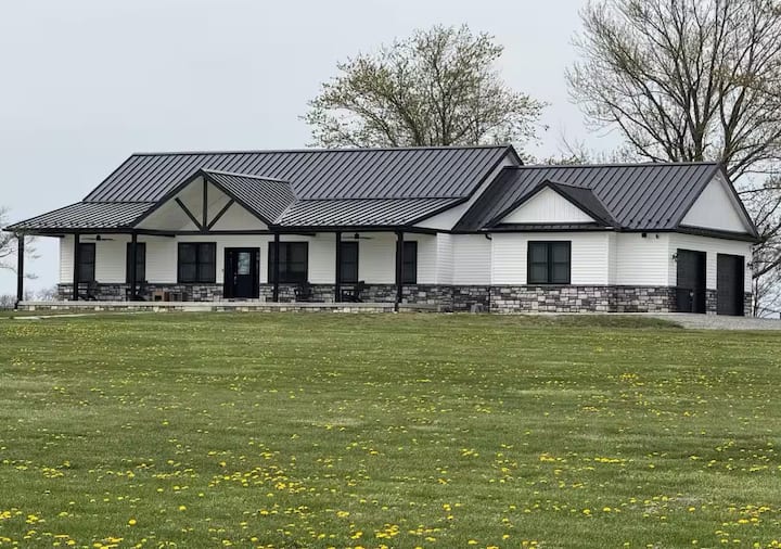 Hot Tub | Sauna | Jetted Tub | Massage Chair | Bbq - Lynchburg, OH