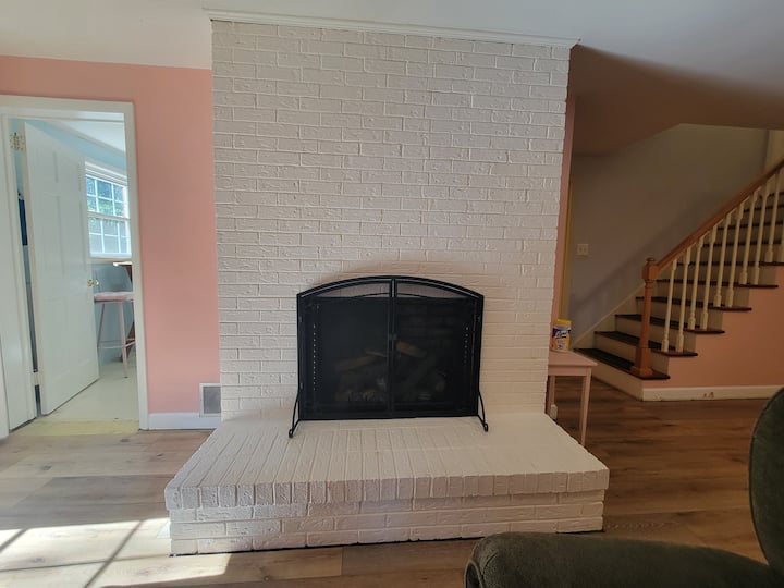 Cute Spacious Studio Apartment - Morganton, NC