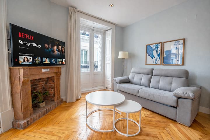 Puerta Del Sol | Gran Via | Spacious And Bright - Madryt