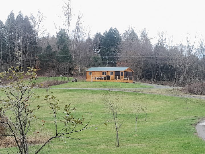Deer Run Cabin On 109 Acre Natural Wonderland - Braintree, VT