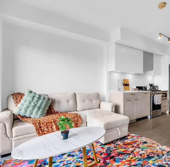 Maison Blanche | 2br Luxury W/ City Views - Toronto