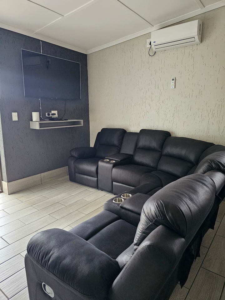 Orca Self - Catering Cottage - Piet Retief