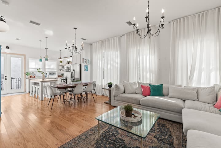 Downtown Treasure!
Enjoy New Hot Tub - St. Augustine, FL