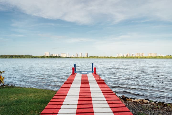 Waterfront 6bd 2-story Villa | Near Airport - San Juan