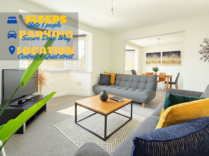 Quite Contractor Stay With Private Driveway - Suit Direct Stadium