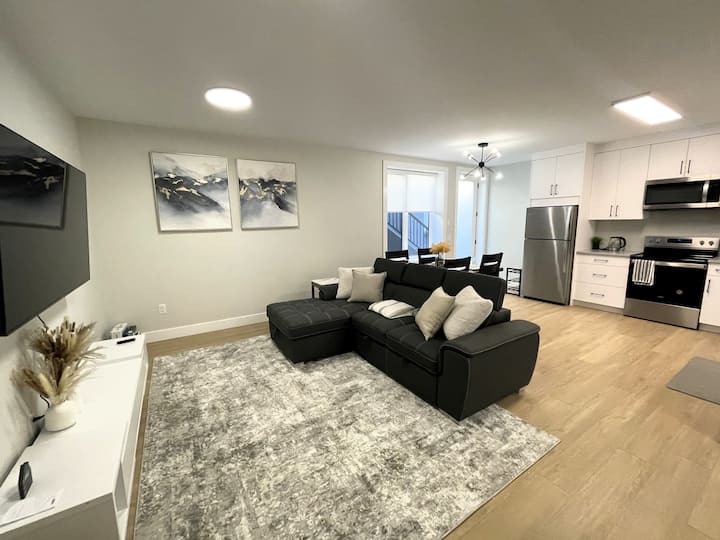 Spacious Modern Suite • Near Skiing & Golf - Kelowna