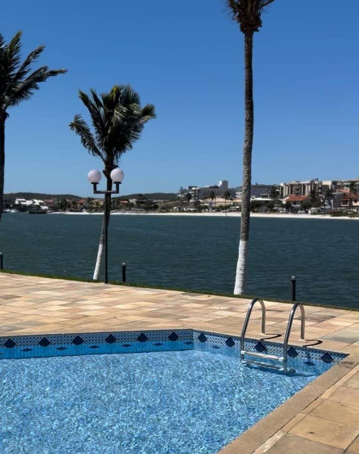 Casa Em Condomínio Frente Ao Canal De Cabo Frio. - Cabo Frio