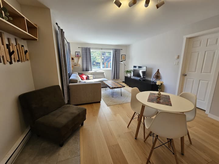 *New* Forest View Suite - Pemberton