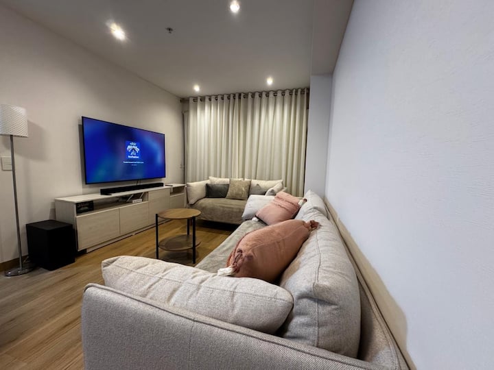 Como En Casa (De Estreno) - Perú