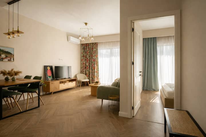 Modern 16f Apt•self Check-in• Balcony View•netflix - Georgien