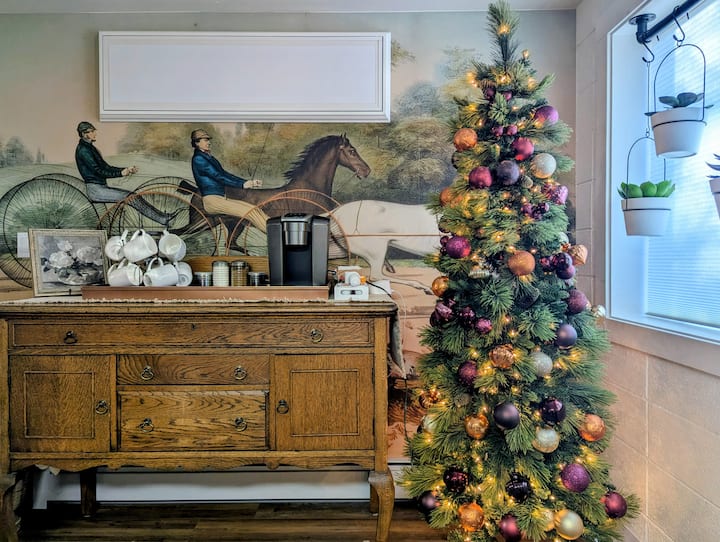 766 Hyacinth House (3 Bdr Charmer Near Uw, Patio) - Laramie, WY