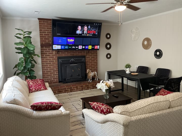 Safe Harbor House; 5 Beds, 8 Mins Frm Busch Garden - Williamsburg, VA