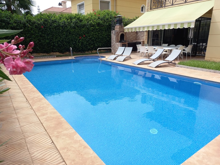 Belle Villa Climatisée. Wifi. Piscine. - Saidia