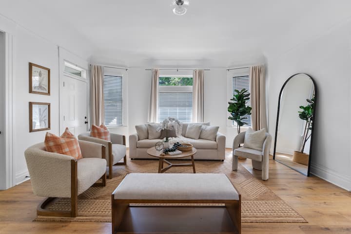 Grand 5br House • Prime Pasadena W/ Home Office - Pasadena, CA