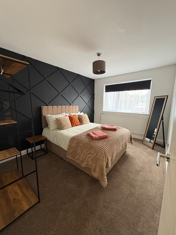 Stylish Apt By Leagrave, M1 J11a & Luton Airport - Luton
