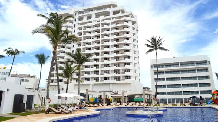 Room+wifi+pool+tv+ac+parking+work Area @Mazatlán - Mazatlán