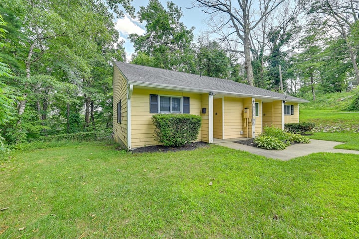 2br Duplex Near Lake George - Glens Falls, NY