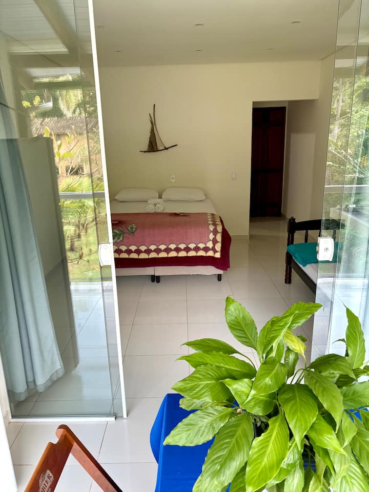 100m Do Mar - Suíte C/ Cozinha - Estacionamento. - Trindade