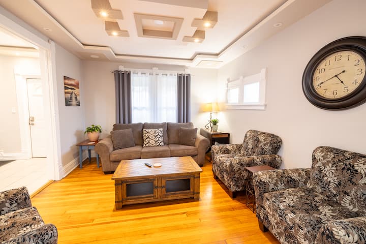 4 Bed 2 Bath House Near Su, Dining & Live Music - Syracuse, NY