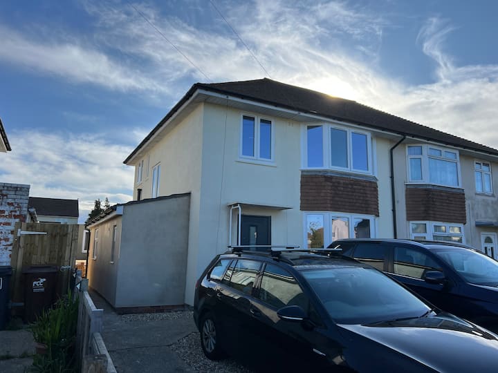 3-4 Br House | Home From Home | Front+rear Parking - Portsmouth