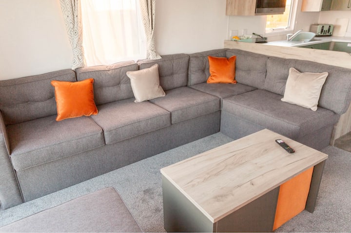 Morwenna
Deluxe 2 Bedroom Static Caravan - Camborne