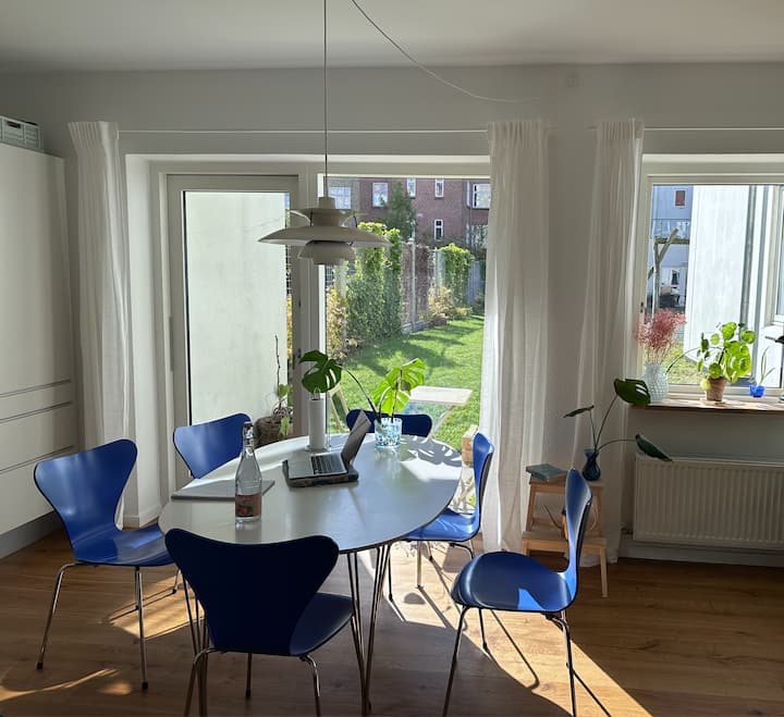 Hyggelig To-værelset Lejlighed I Trøjborg - Aarhus