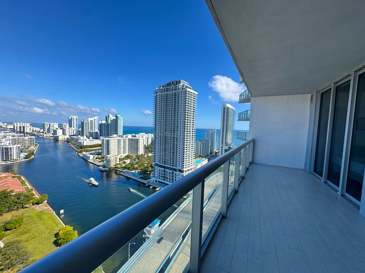 47 Exceptional 2 Bedroom Ph Incredible View - Hallandale Beach, FL