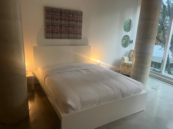 E - 05 Loft - Montreal