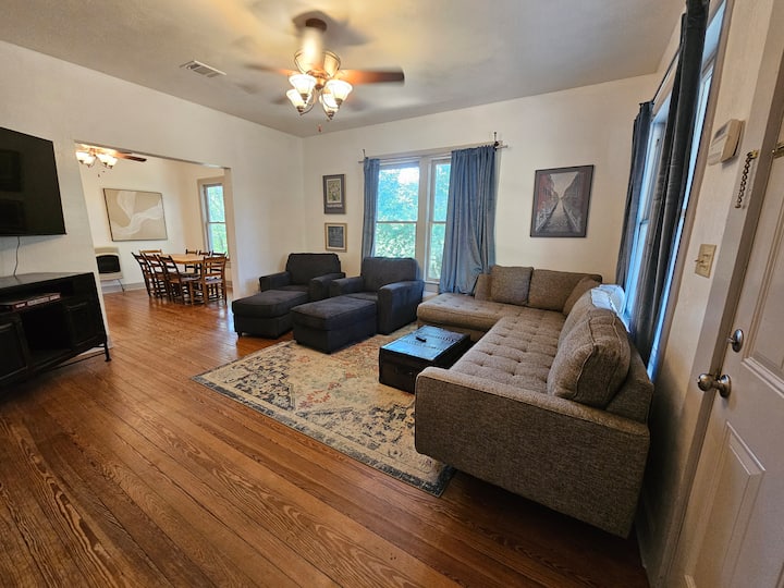 Aggie A-frame @ Hickory Hideout - College Station, TX