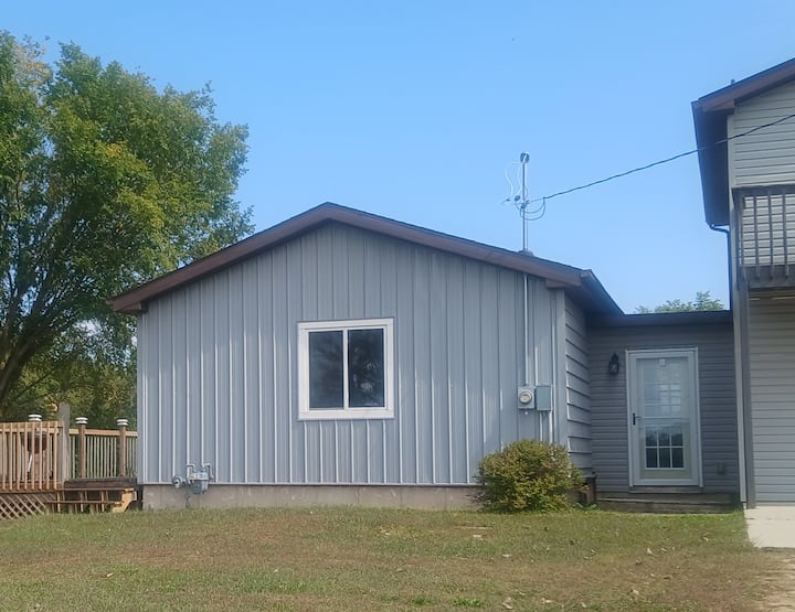 Lazy Acres Retreat - Lodi, WI