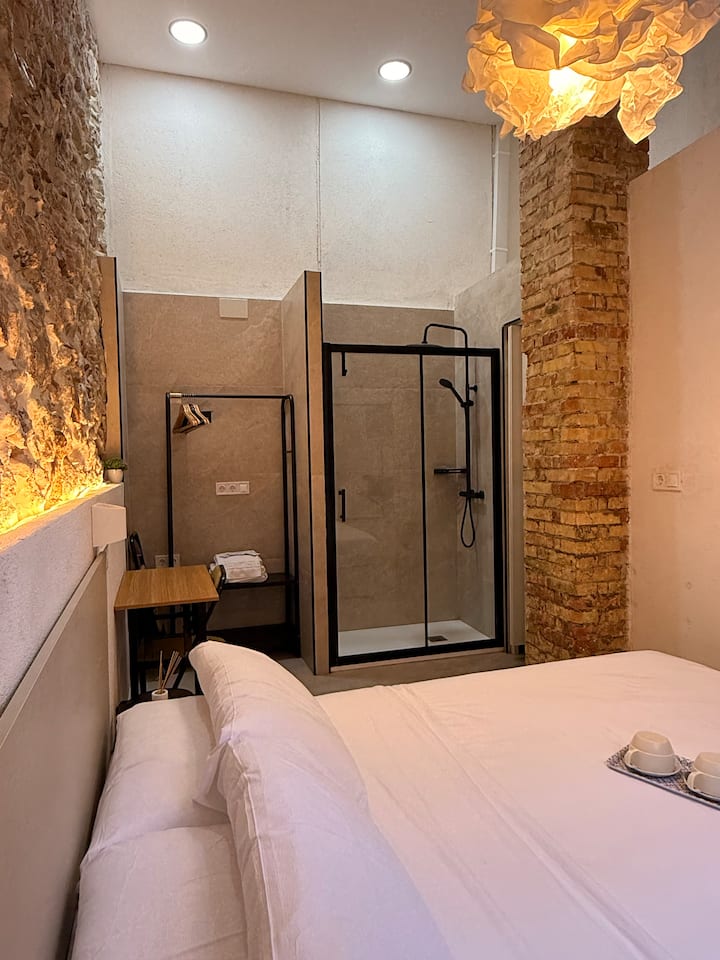 Hostal Alifornia (Adultos) - Suite Doble Deluxe 1 - Alicante