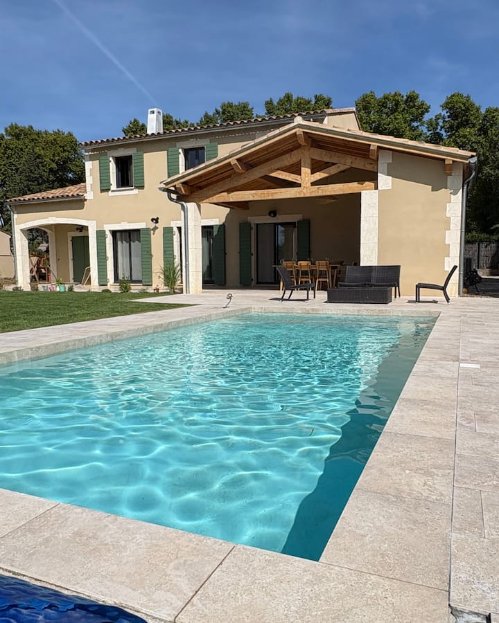 Villa Dans Les Alpilles Avec Piscine Et Jardin - Paradou