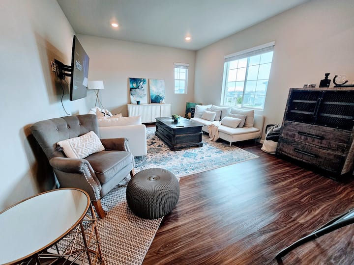 Spacious Home Near Outlets - Castle Rock, CO