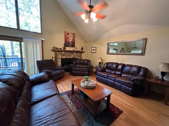 Calm Water Cove At Keowee Near Clemson - Walhalla, SC