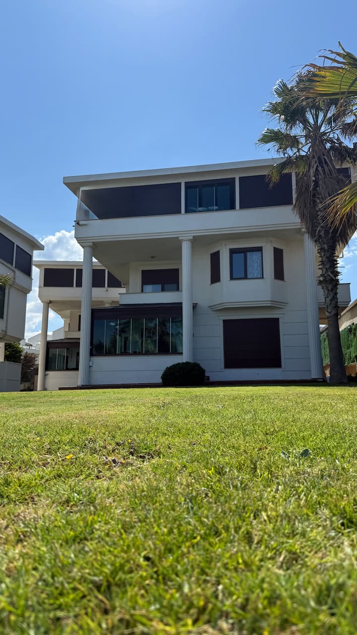 Denize Sıfır Lüks ÖZel Koy & Direkt Deniz Erişimi - Altinoluk