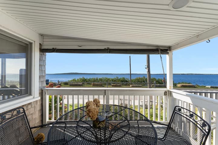 Waterfront Cottage On Mt Hope Bay - Fall River, MA