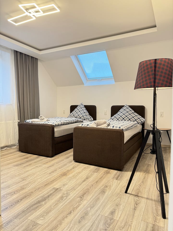 House-in Apartments - Free Parking - Wifi- Apart 6 - Essen