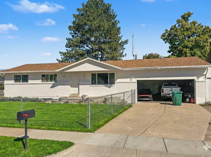 Spacious 3br Near Hill Afb | Parking+wifi+kitchen - Syracuse, UT