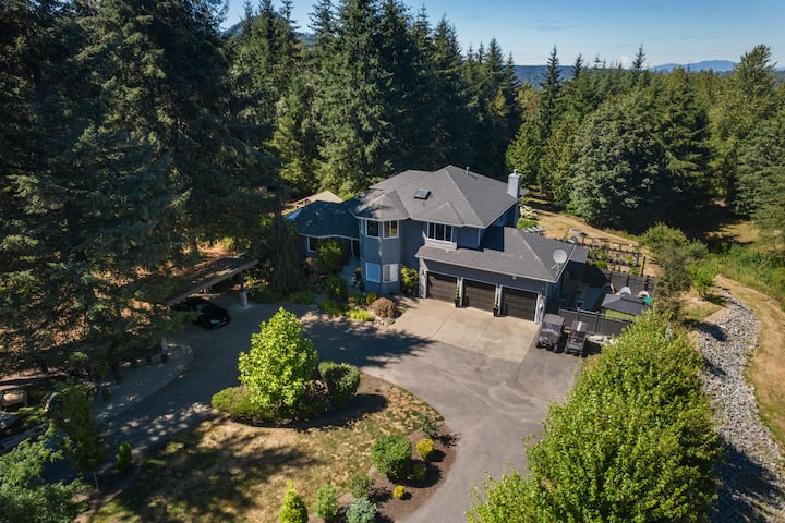 The Forest Estate Retreat - Mount Vernon, WA