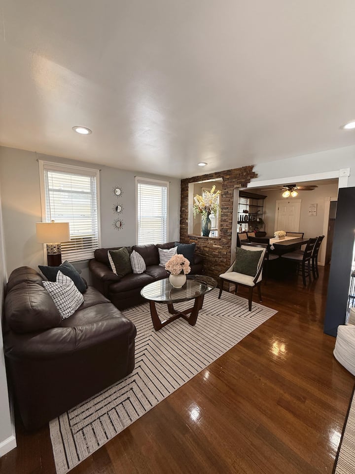Spacious 2br Apt- 5 Mins From Lga+free Parking - Queens, NY